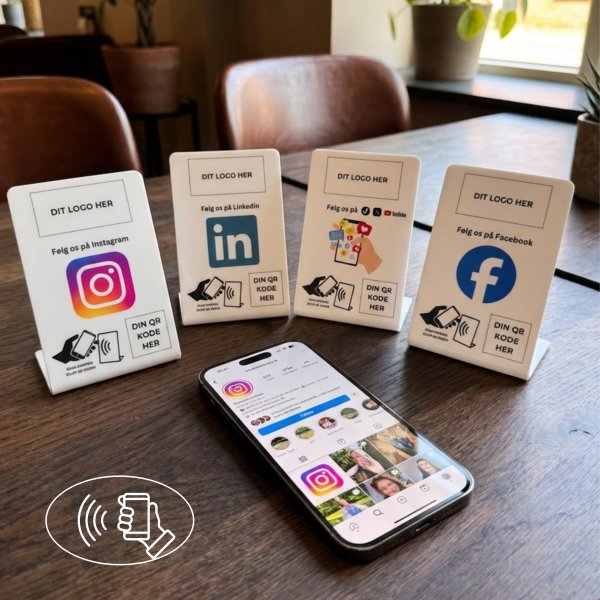 Bordskilt med chip, eget logo, Facebook | Lomax